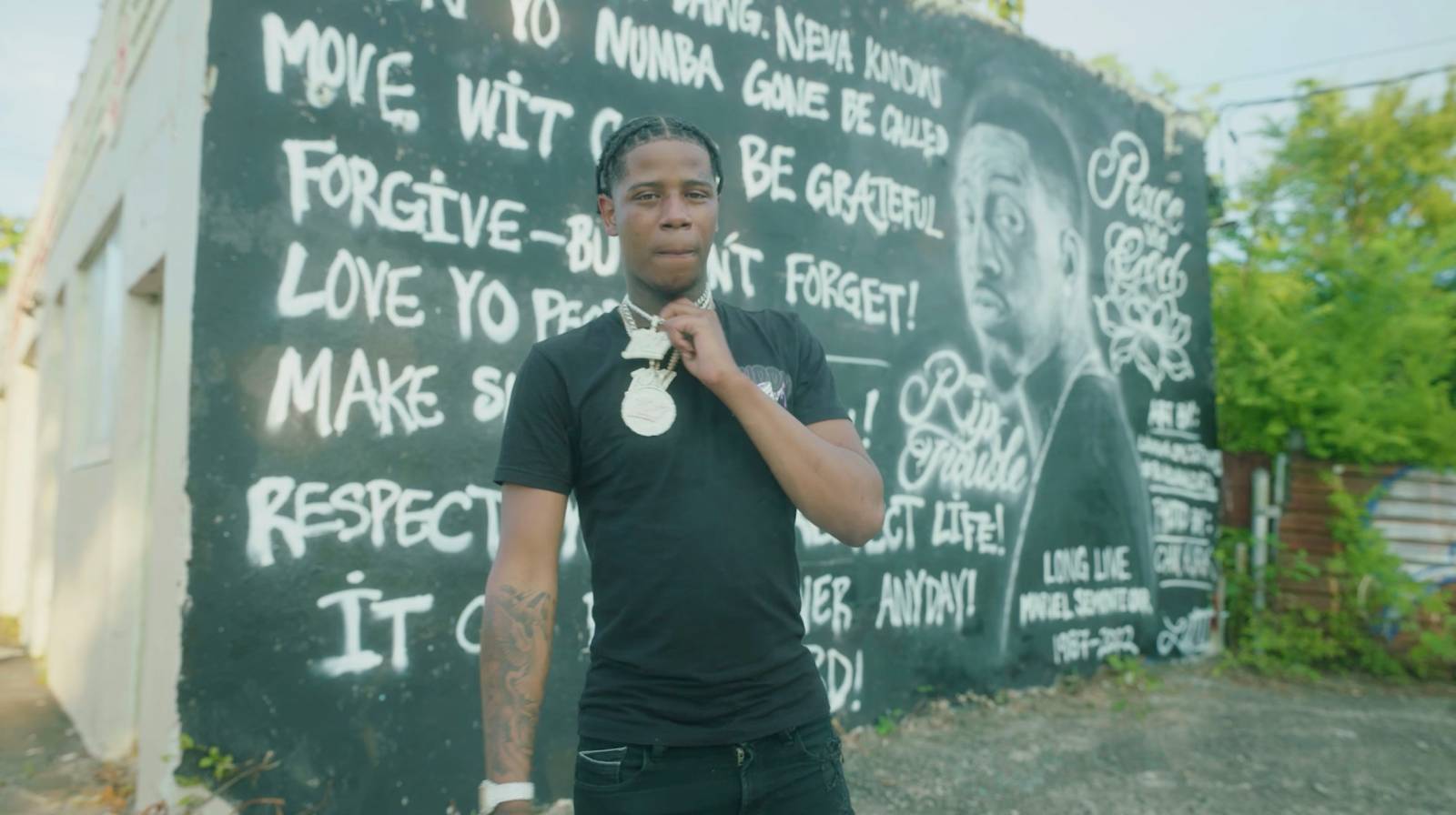 The Official Website of The New 1017 Records recording artist Big Scarr